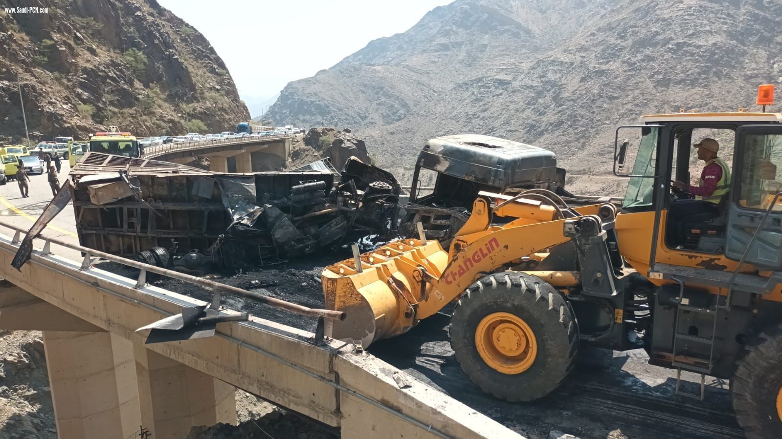 هلال الباحة يباشر حادث به اصابة خطيرة تم التعامل معهاونقلها للمستشفى ...